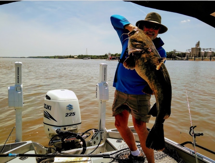 Fishing Guide in Memphis, Catfish Charter on the Mississippi River